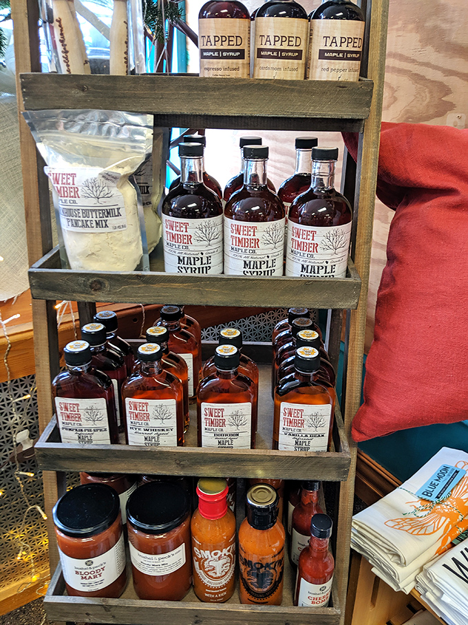 Sweet dreams are made of these! Maple syrup so good, you'll be tempted to skip the pancakes and go straight for the bottle.