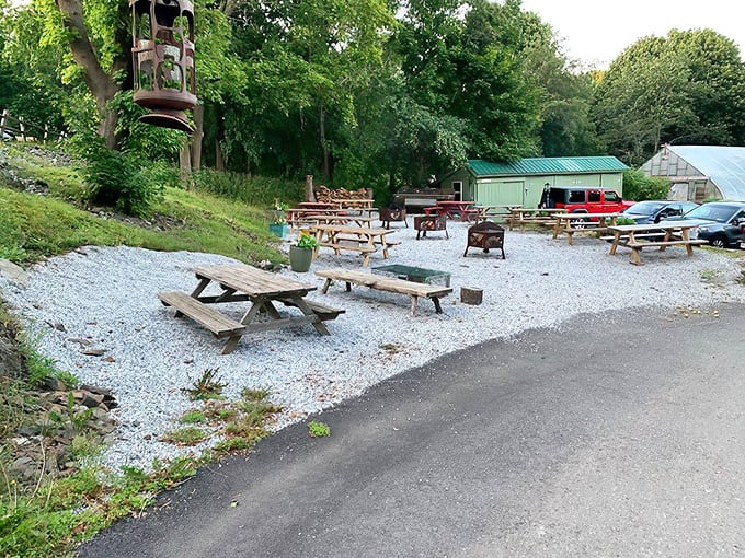 Outdoor dining that makes you feel one with nature, but with much better food than you'd find while foraging.