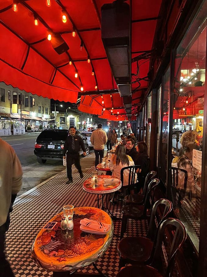 Alfresco dining with a side of people-watching! These outdoor tables offer a front-row seat to San Francisco's vibrant street life and garlicky aromas.