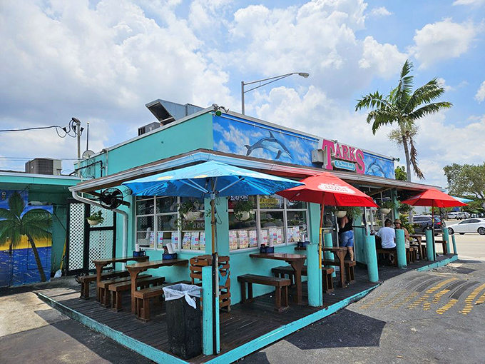 Al fresco dining with a side of Florida charm. Tarks' outdoor seating is perfect for soaking up sun and seafood in equal measure.