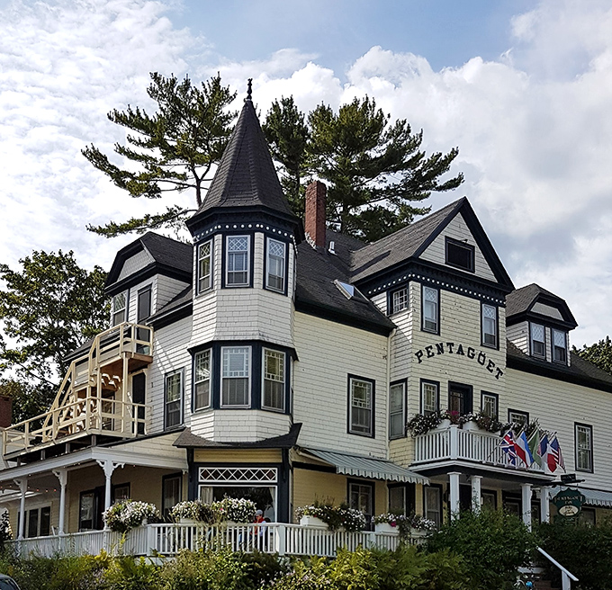 The Pentagoet Inn: Where Victorian charm meets coastal cool. It's like stepping into a postcard, but with better amenities.