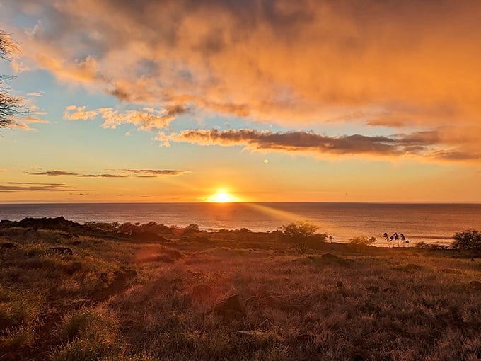 Hawaii's daily light show: A sunset so stunning, it makes you wonder if the sun's showing off just for you.