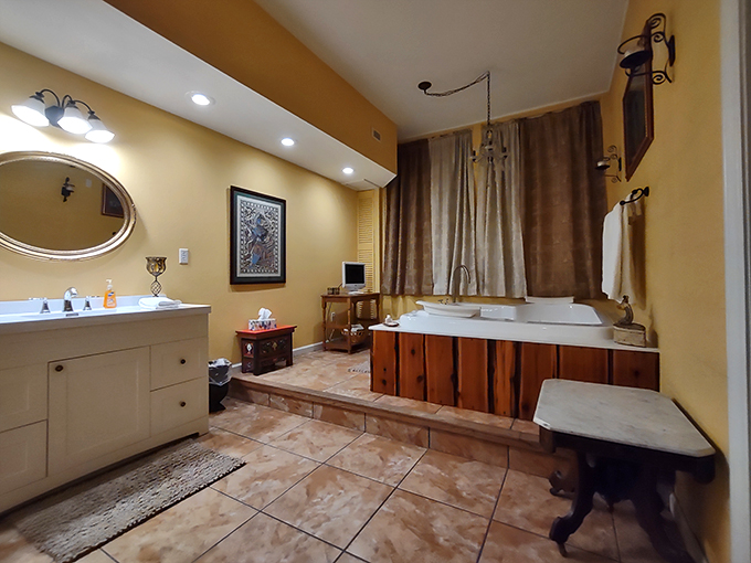 Who knew detention could look this good? This bathroom's so fancy, you might start looking forward to washing behind your ears.