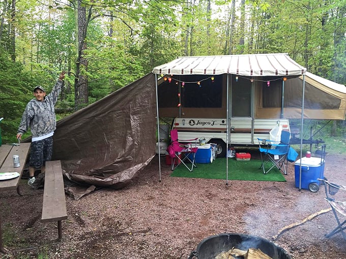 Glamping goals achieved: This cozy campsite proves you can rough it in style. It's like a five-star hotel, but with more trees and fewer bellhops.