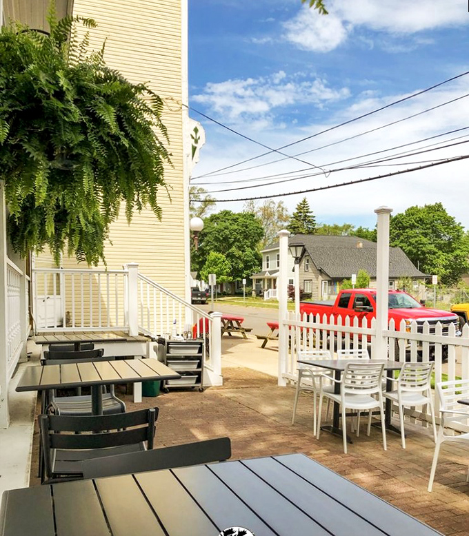 Alfresco dining, Sleder's style! Bask in the Michigan sunshine while you feast &ndash; it's like a picnic, but with better seating and no ants.