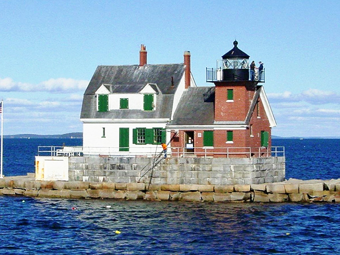 Half brick, half white, all lighthouse. It's like the architectural equivalent of a perfect lobster roll &ndash; classic and oh-so-Maine.