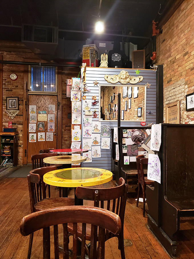 Pull up a chair to the Round Table of readers. King Arthur had nothing on these literary knights, armed with books and fueled by caffeine.