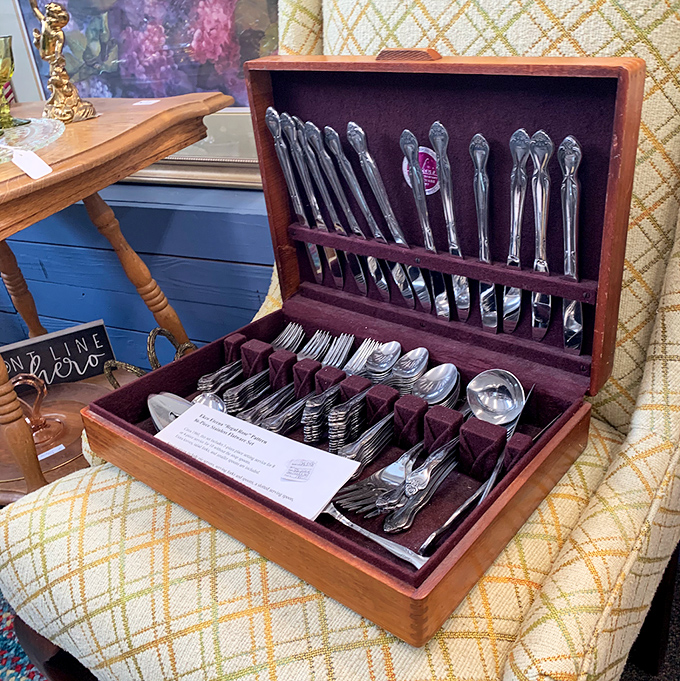 Silverware fit for a queen (or king)! This set could turn your next dinner party into a scene from "The Crown."