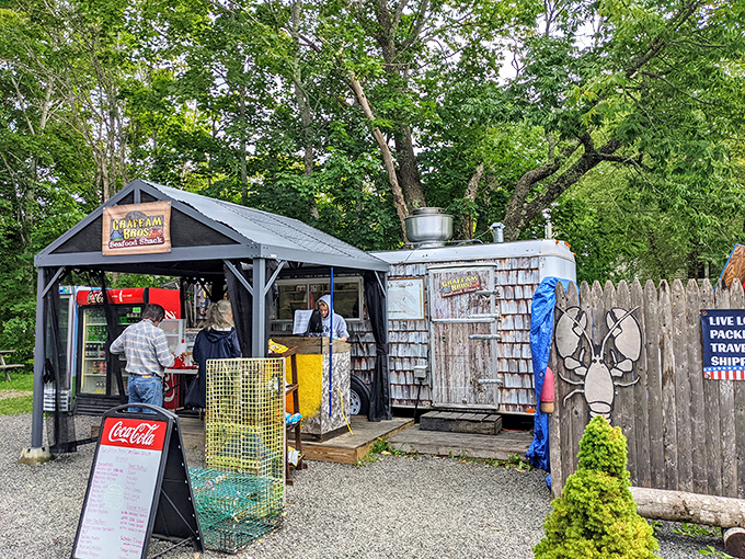 Graffam Bros: The seafood speakeasy of Rockport. Come for the lobster, stay for the 'I'm-in-the-know' bragging rights.