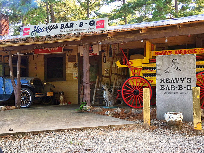 Heavy's Barbecue: Where the Coca-Cola sign is vintage and the flavors are timeless. A hidden gem that's worth the treasure hunt.
