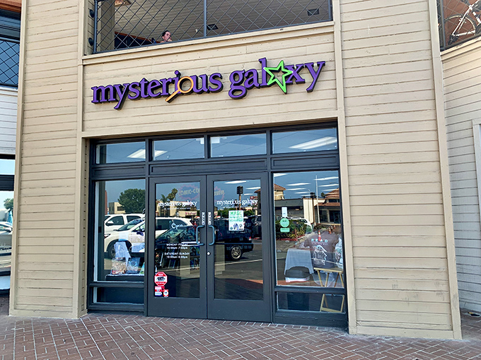 Mysterious Galaxy: Where sci-fi dreams and detective schemes collide. Beam me up, Sherlock!