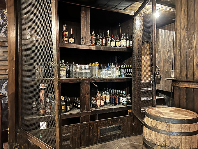 Psst... wanna see something cool? This hidden liquor stash would make any Prohibition-era bootlegger green with envy.