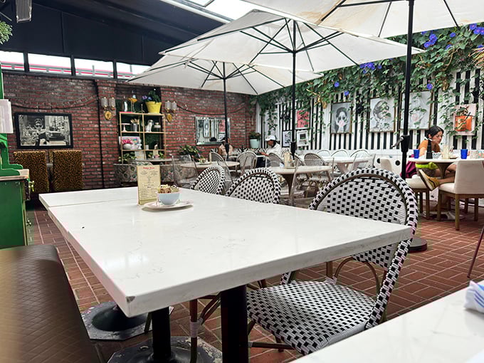 Welcome to the land of "I'll have what they're having." Every table tells a delicious story.