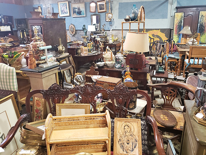 Organized chaos or chaotic organization? Either way, this booth's a treasure hunter's dream come true.