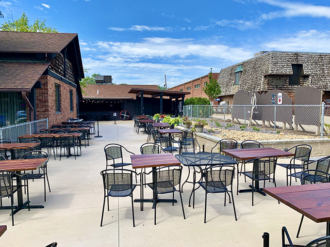 Alfresco dining at its finest! Oliver's outdoor seating is like your backyard &ndash; if your backyard served amazing pizza and had a full bar.