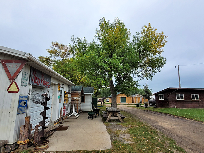 Take a load off! These outdoor seats are perfect for resting your feet and plotting your next big score. Flea market strategy sessions start here!