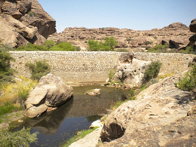 Who needs Legos when you've got rocks? This natural wall puts even the Great Wall to shame.