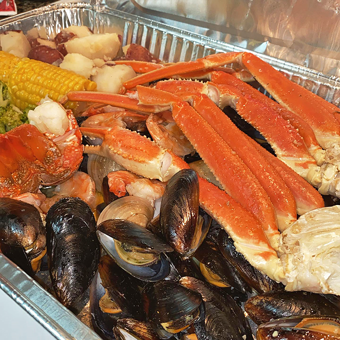 A seafood medley that would make Neptune himself do a happy dance. Talk about an underwater orchestra of flavors!