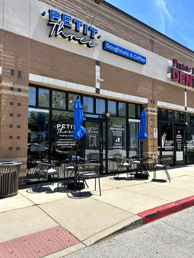 Alfresco donut dining: Because sometimes you need to pair your pastry with a side of sunshine and fresh air.
