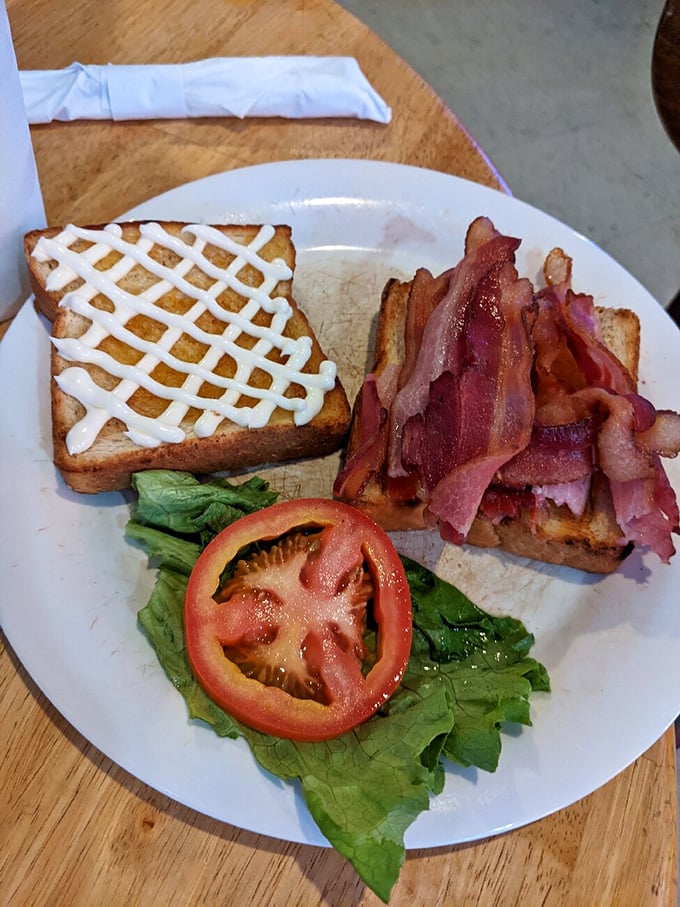 The BLT that puts the "South" in mouth. Bacon so crispy, it practically dances on your tongue.