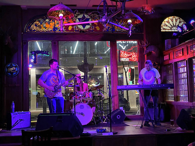 Who needs a time machine when you've got live music at Gluek's? Toe-tapping tunes that transport you straight to a 1920s speakeasy.