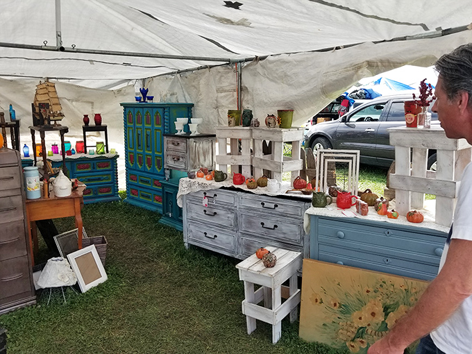 Shabby chic paradise! Transform your home into a Pinterest board come to life with these upcycled treasures.