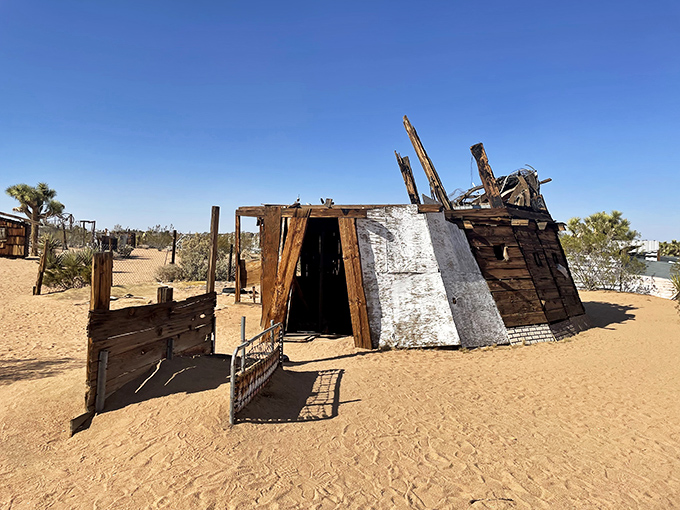 Is it a house? A sculpture? A portal to another dimension? In this desert wonderland, it's all of the above!