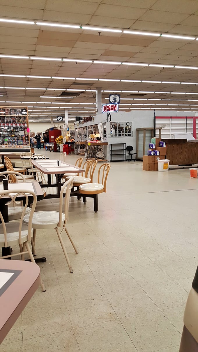 Rinky Dink's market: Where small town charm meets big time bargains. It's a riverside retail therapy session with a side of quirkiness. 