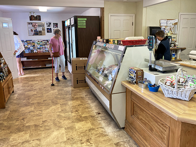 Where fish fantasies come true! This shop is like Disneyland for seafood lovers, minus the long lines and overpriced mouse ears.
