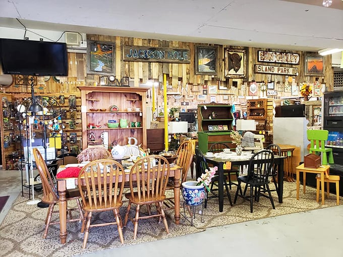 Each booth is a microcosm of curiosities. It's like stepping into a dozen different decades all at once. Time travel, anyone?