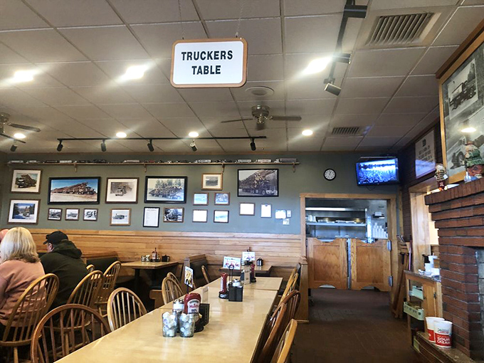 The Truckers Table: where road stories are swapped, and friendships are forged over forkfuls of fantastic food.