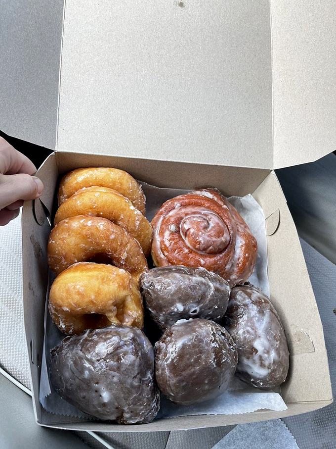 Box of dreams! This assortment is like a greatest hits album for your taste buds. Go ahead, play all the tracks &ndash; calories don't count on vacation!