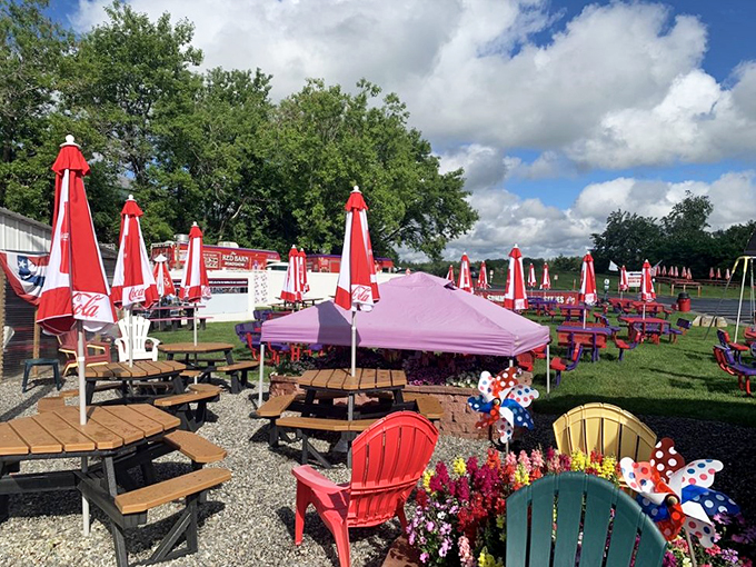 Garden party meets seafood soir&eacute;e. These colorful tables are your front-row seats to flavor town.