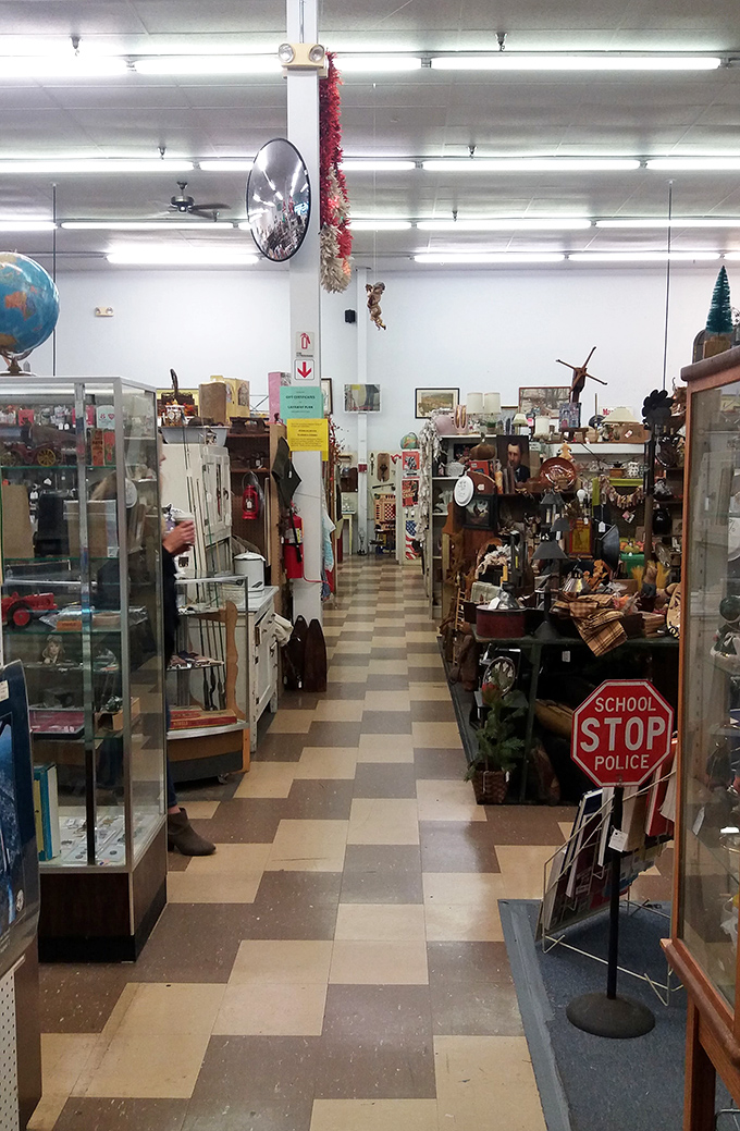 Down the rabbit hole of retro delights. Alice would be jealous of this wonderland of vintage marvels.