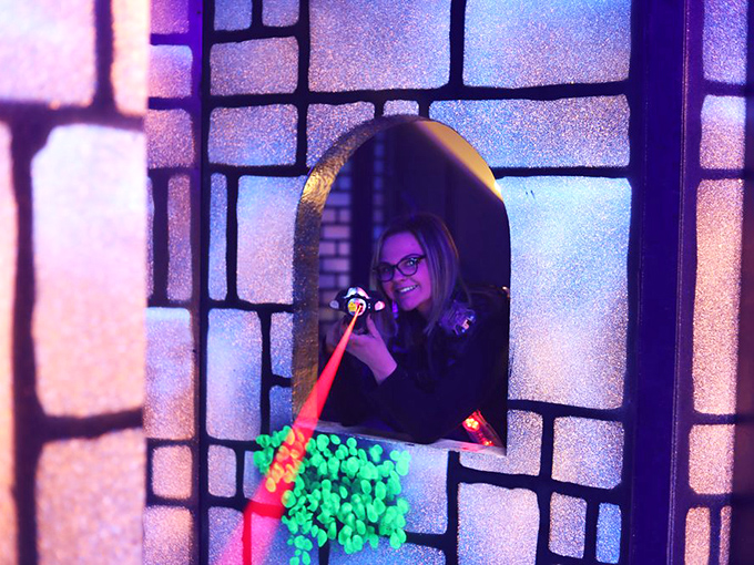 Prepare for intergalactic warfare! This laser tag arena transforms average Joes into space marines. It's like stepping into a sci-fi movie, minus the alien invasions.