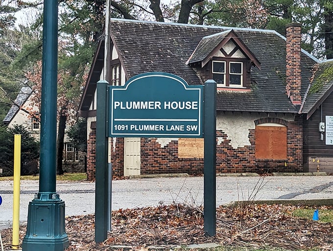You've arrived! This sign marks the entrance to a world of wonder &ndash; no ruby slippers required.