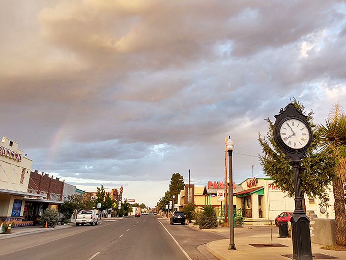 Alpine's sunsets: Nature's daily fireworks show that'll make you forget all about your smartphone. Who needs Netflix when you've got this nightly spectacle?
