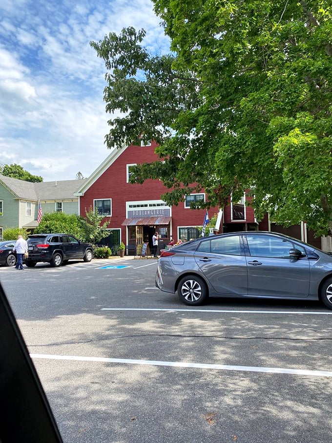 Red, white, and ooh la la! This bakery is more American than apple pie, but with a French twist.