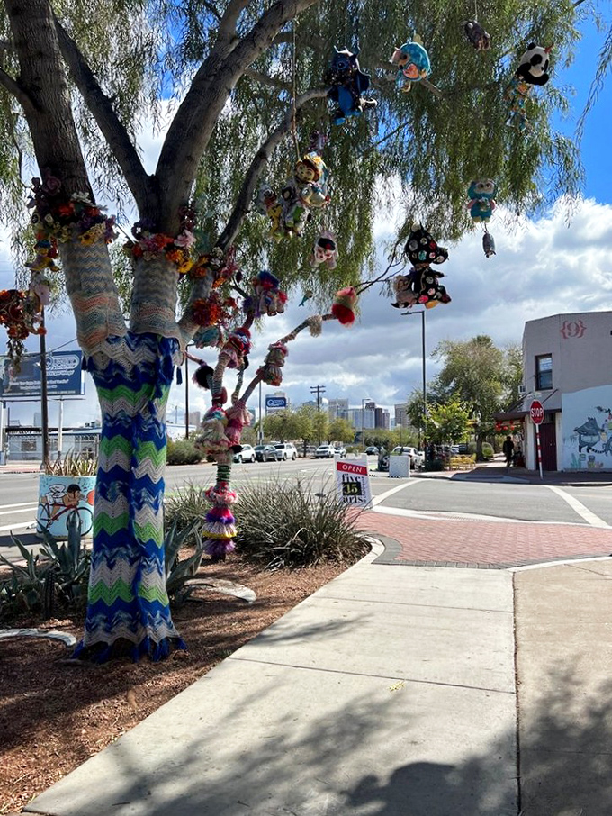 A tree so fabulous, it's wearing more accessories than your aunt at a wedding. Bacanora's exterior is a street art masterpiece!