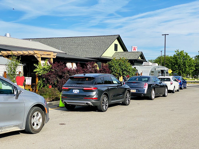 The parking lot's full, but your stomach's empty. Get ready for a feast that's worth every minute of the wait!