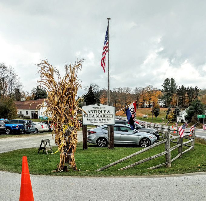 The gateway to vintage heaven: This sign marks the spot where wallets open and collectors' dreams come true.