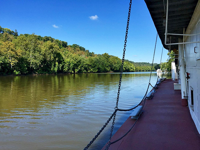 River views that'll make you want to write poetry &ndash; or at least a really good Instagram caption. Huckleberry Finn, eat your heart out!