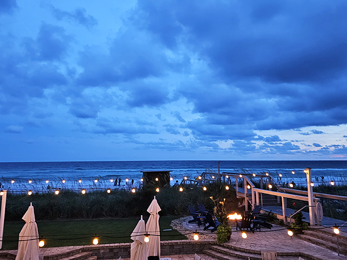 A view that makes you wonder why screensavers even exist. Real life beats digital any day, especially when paired with excellent food.