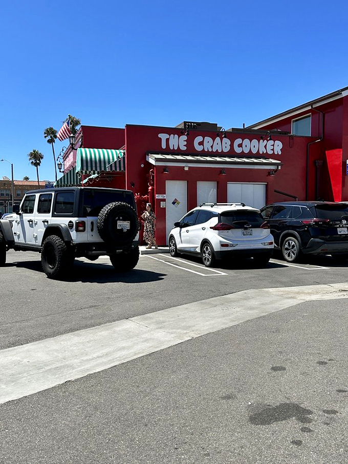 Red alert! The Crab Cooker's parking lot is your first clue that you're in for a whale of a good time.