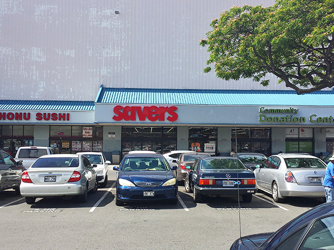Even the parking lot screams "bargains ahead!" Savers' exterior view promises a shopping adventure that's as expansive as the Hawaiian horizon. Let the treasure hunt begin!
