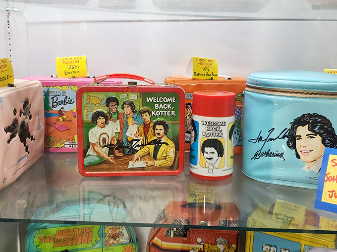 Star-studded sandwiches! These signed lunch boxes prove that even celebrities need a place to stash their PB&Js and juice boxes.