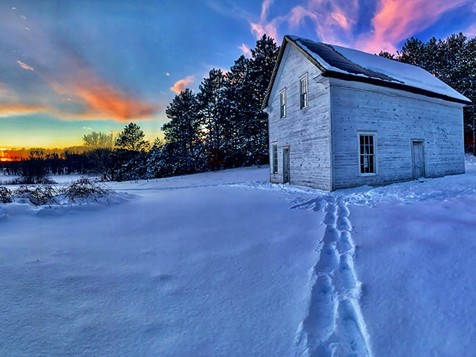 Winter wonderland or scene from "Frozen"? Either way, this snowy spectacle is cooler than Elsa's ice palace. Let it go... wild!