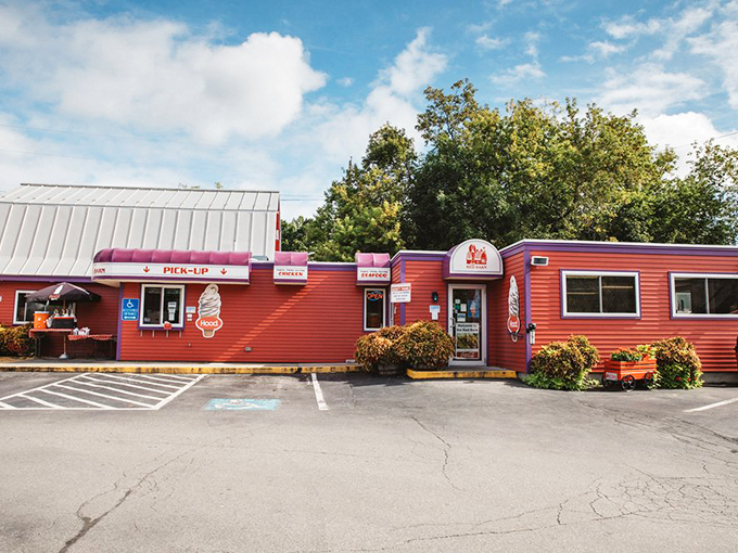 Red, white, and delicious! This entrance is your gateway to a star-spangled seafood spectacular.
