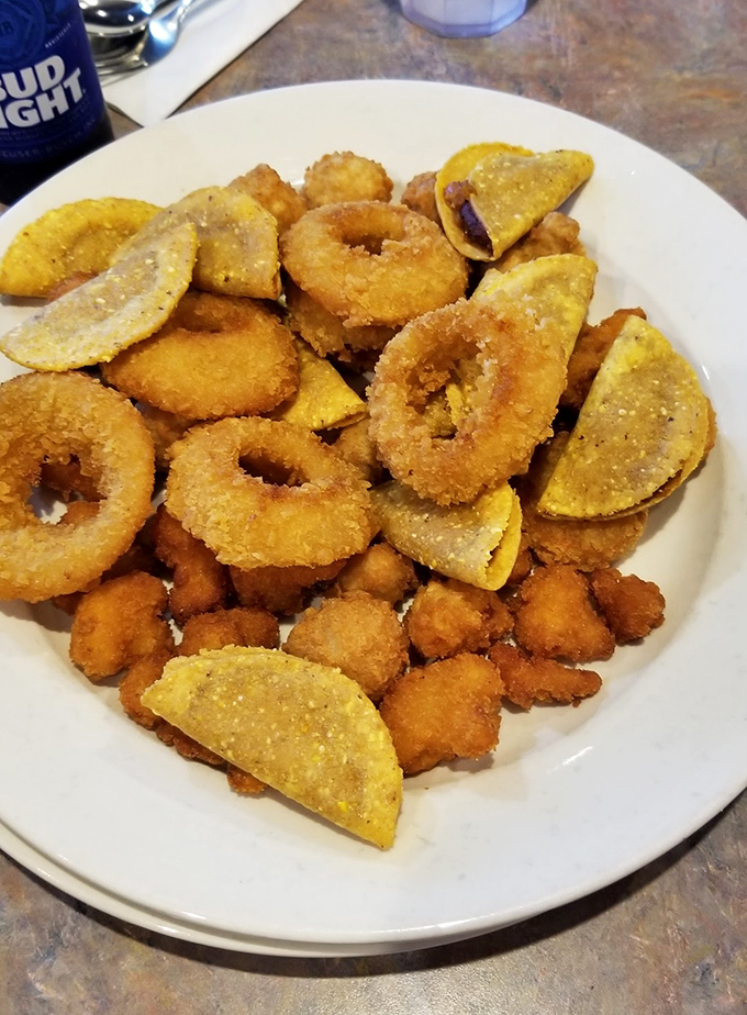 The onion ring to rule them all! Crispy, golden, and addictive – these rings are the crown jewels of the appetizer world.
