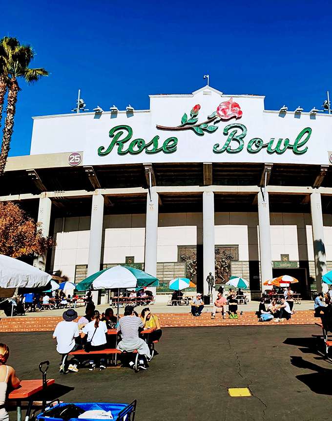 The calm before the bargain-hunting storm. Early birds catch the worms and the best deals at this iconic Pasadena landmark.